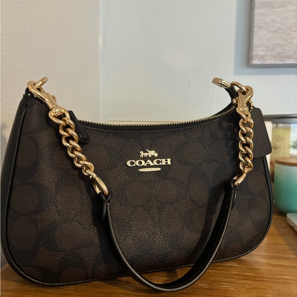 Coach | Bags | Coach Teri Shoulder Bag In Signature ...